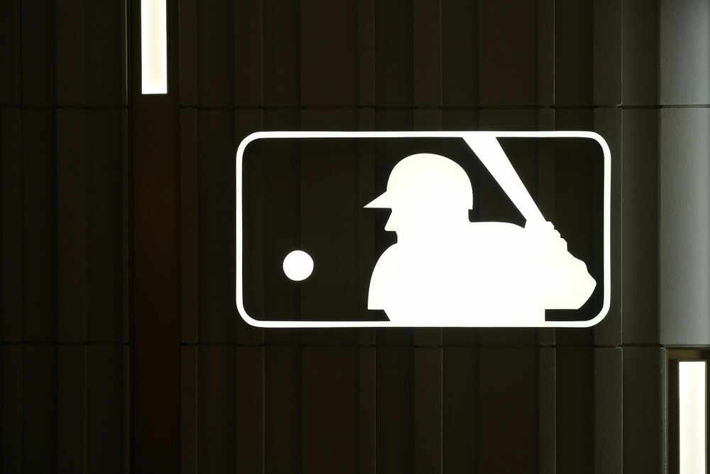 MLB Slugger Breaks Home Run Record! | The Independent Star